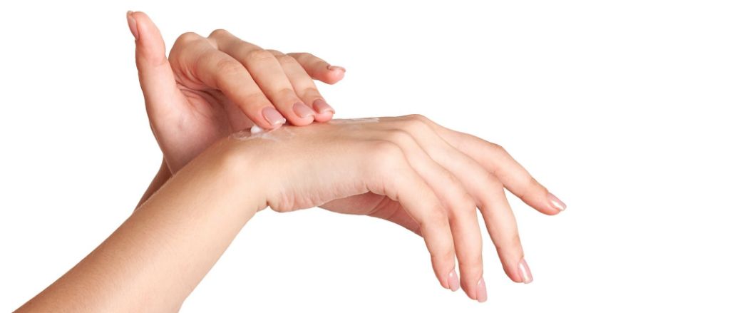 ¿Cómo aliviar las manos resecas en pocos pasos?